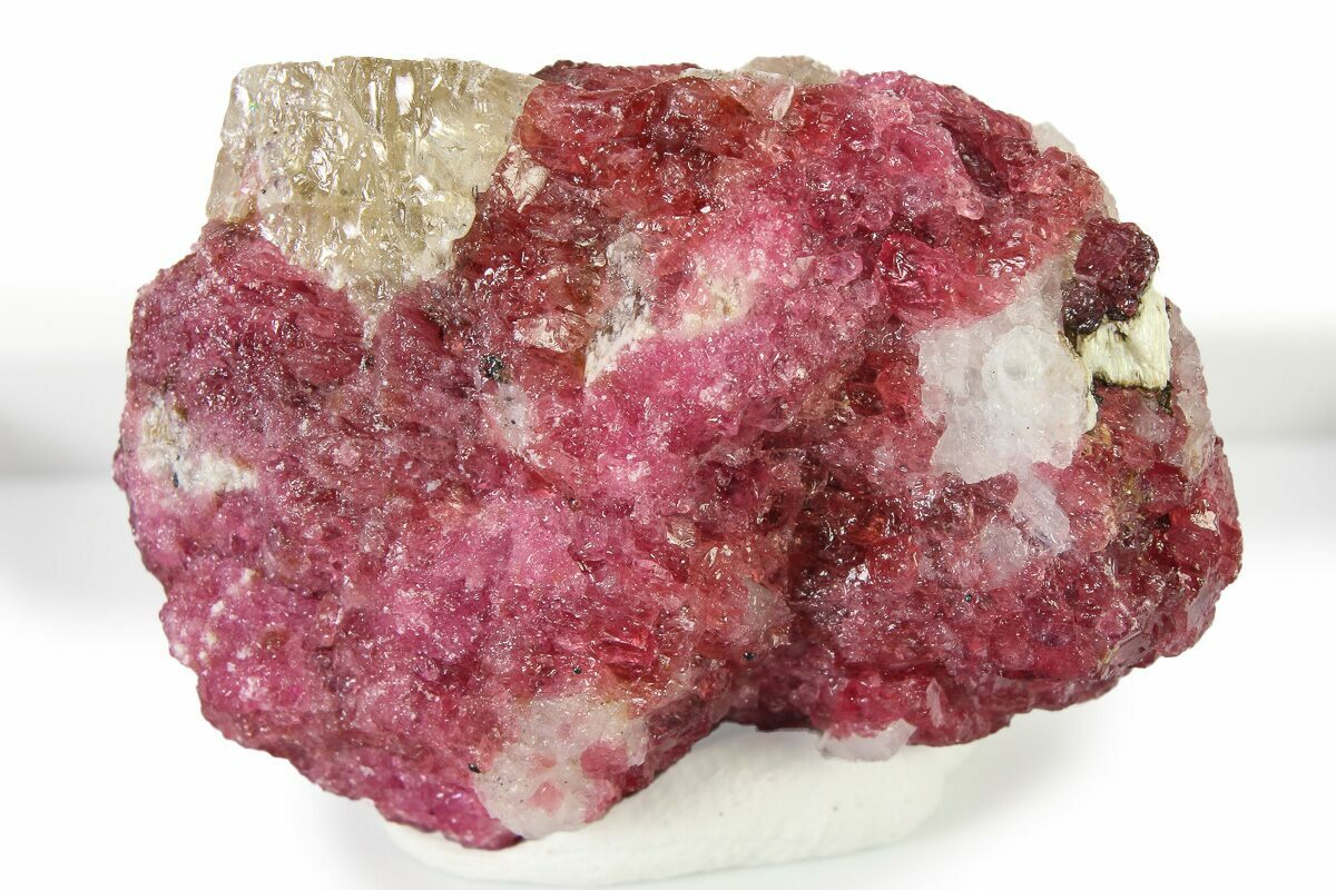 1.25" Vlasovite Encapsulated in Gittinsite and Eudialyte - Canada ...